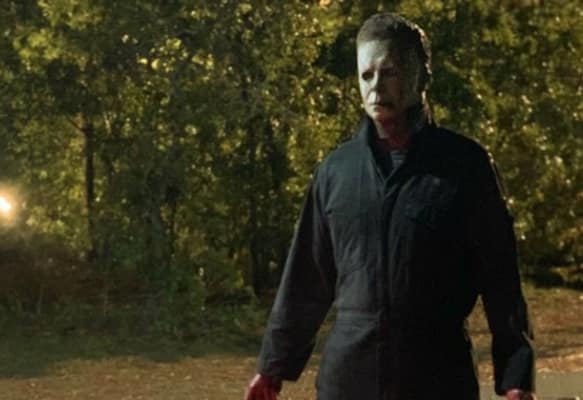Michael Myers Has Blood On His Hands In 'Halloween Kills' Photo Michael Myers Has Blood On His Hands In 'Halloween Kills' Photo