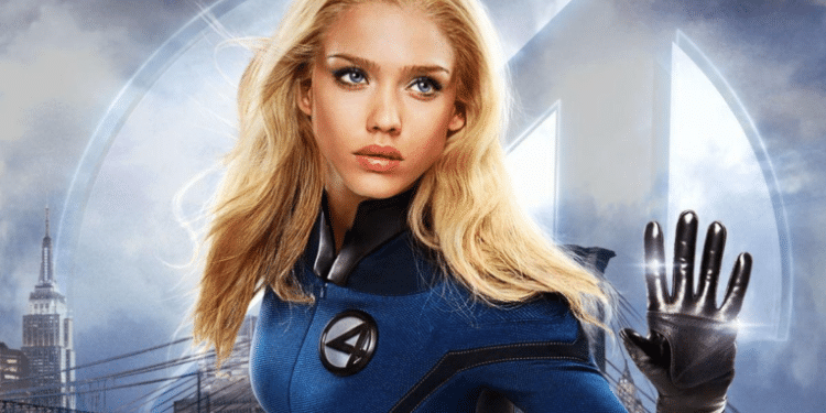 Jessica Alba Shows Off Green Bikini While Vacationing In Hawaii